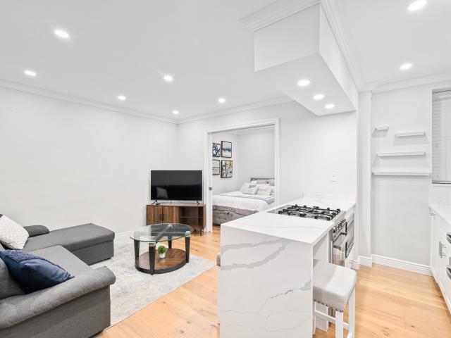 350 East 54th Street, New York, NY