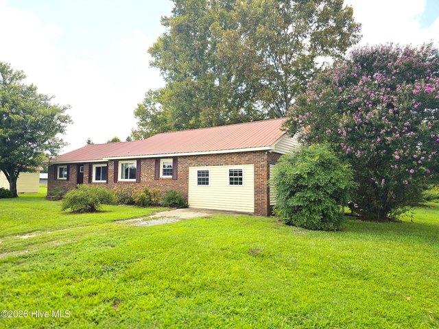 350 Futrell Rd, Richlands, NC 28574