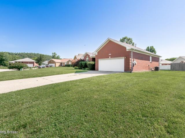 350 Jade Dr