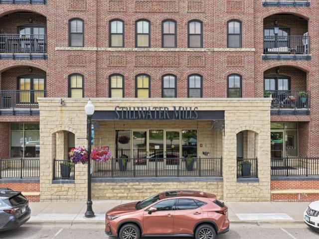 350 Main Street N # 446