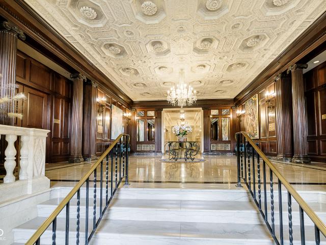 350 N Meridian Street # 401