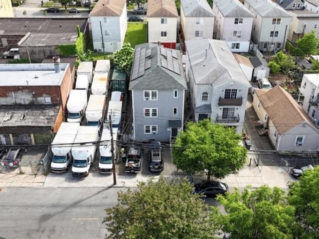350 New St