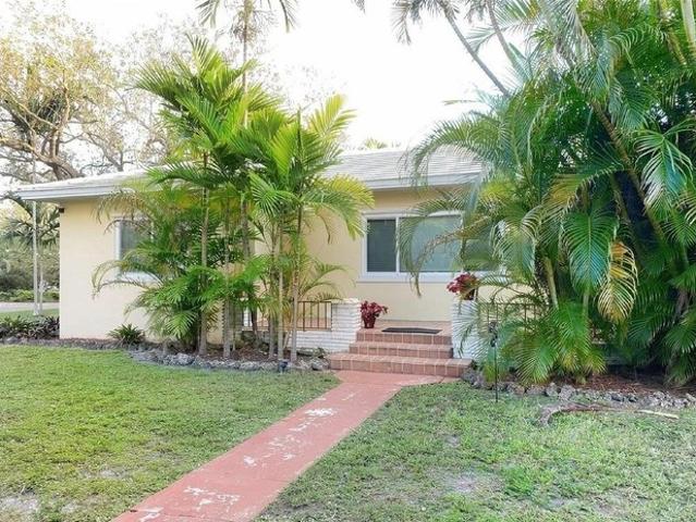 350 NE 107th St, Miami, FL 33161