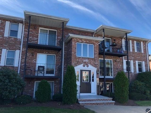 350 Neponset St Apt M, Canton, MA 02021