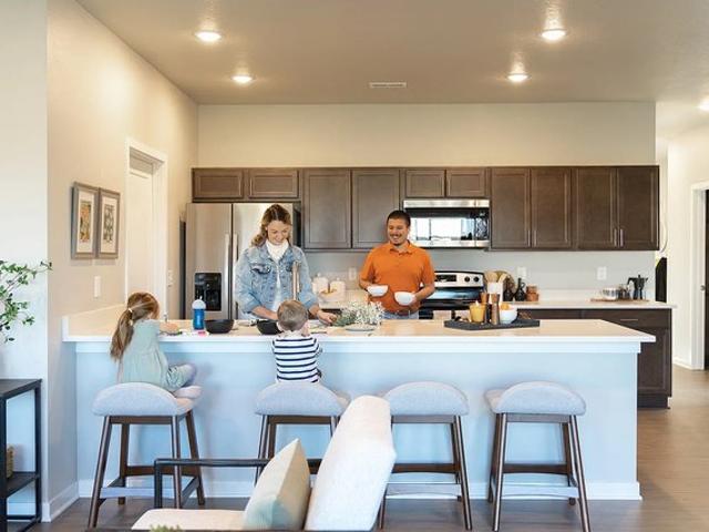 350 NW 6th St, Waukee, IA 50263