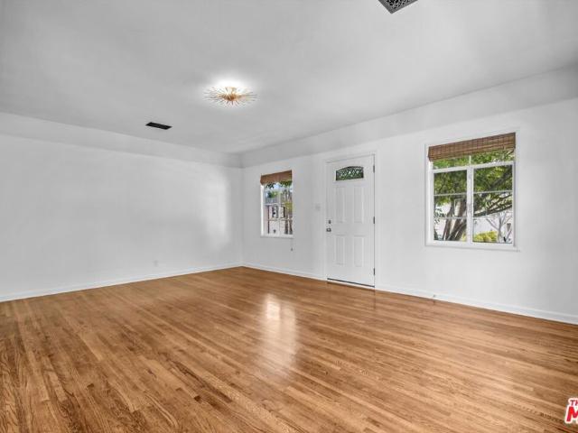 350 S Roxbury Drive