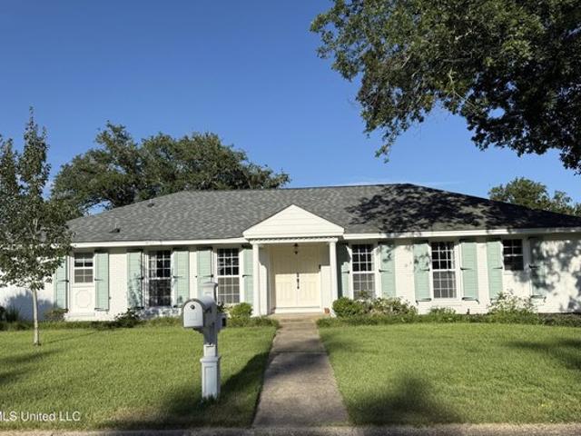 350 Southern Cir, Gulfport, MS 39507
