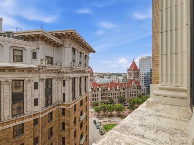 350 Saint Peter Street # 1102