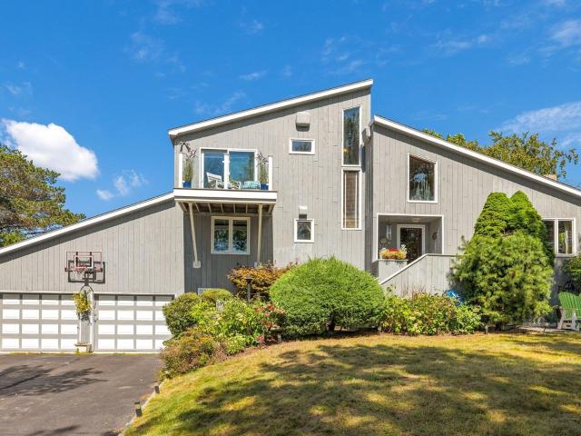 350 Portsmouth Avenue
