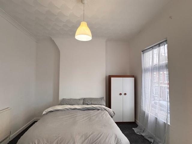 £350 pcm all bills included
