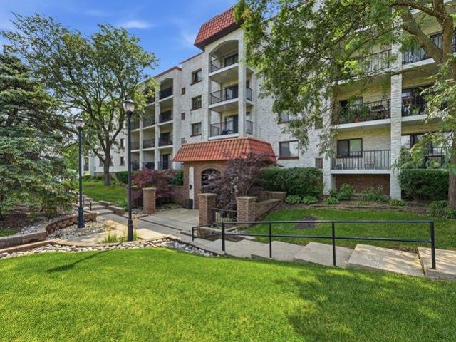 350 Plum Creek Dr Apt 308, Wheeling, IL 60090
