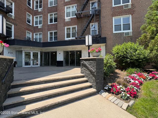 350 Richmond Terrace, Unit 7F | Compass