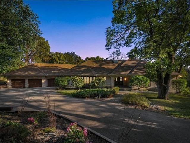 350 Ruann Rd, Wayzata, MN 55391