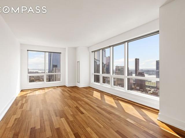 350 W 42nd St Apt 42H, Manhattan, NY 10036