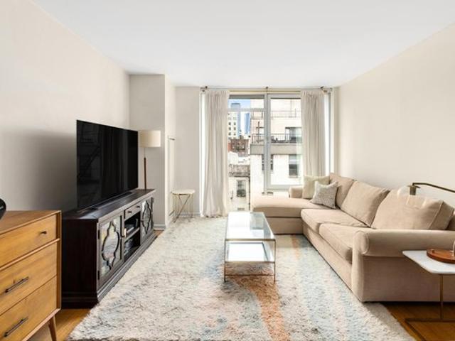 350 W 53rd St Apt 6A, New York, NY 10019
