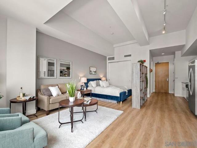 350 W Ash Street W 1006