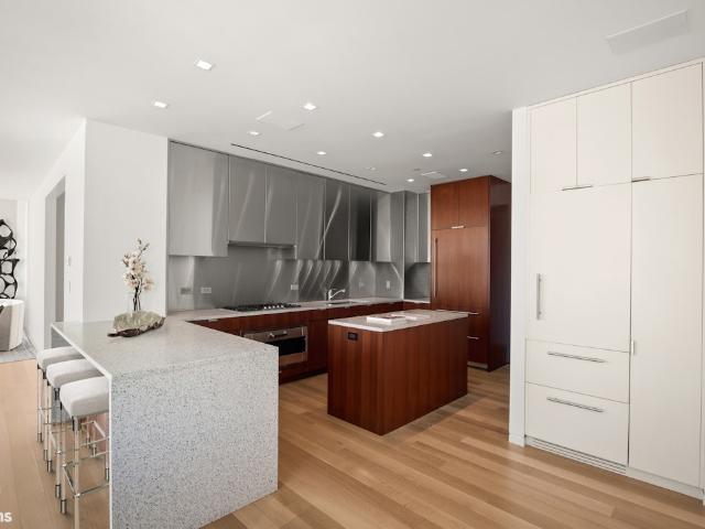350 w broadway 8