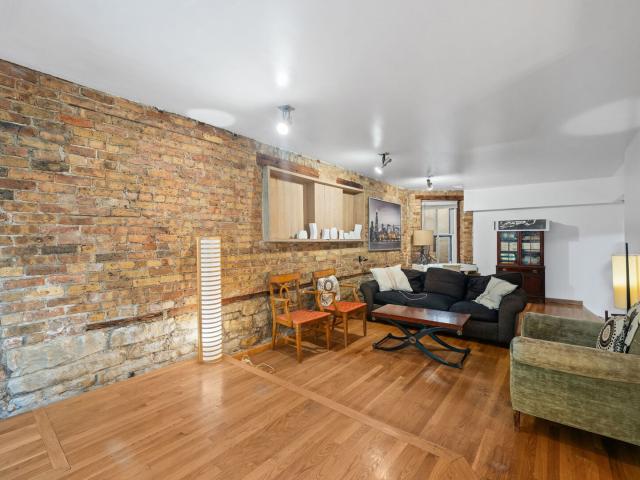 350 W Dickens Avenue # G