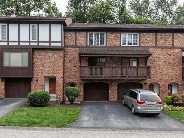 350 Woodbridge Dr, Pittsburgh, PA 15237