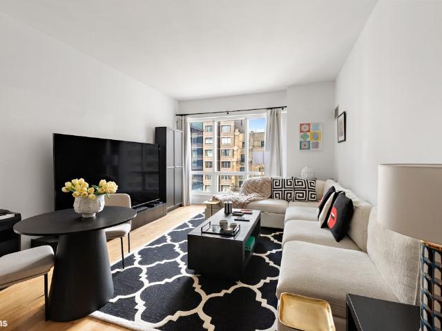 350 West 42nd Street, New York, NY