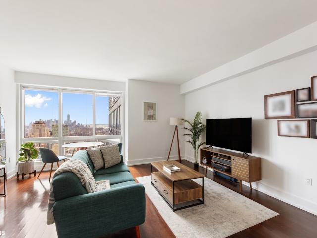 350 West 42nd Street, New York, NY