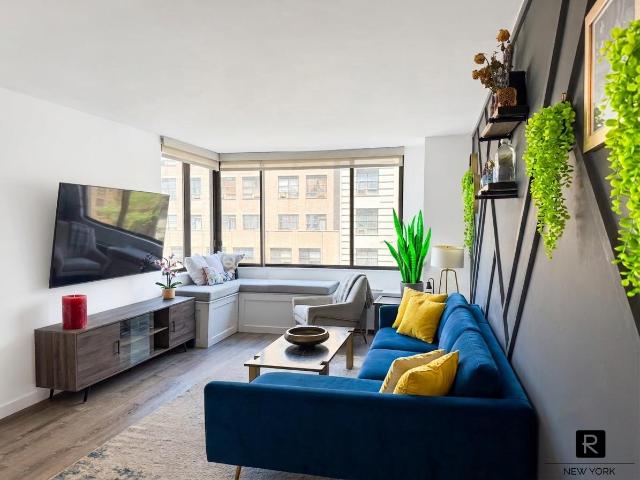 350 West 50th Street, New York, NY