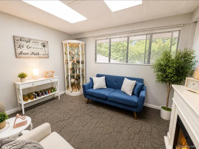 350 Veterans Memorial Highway Suite 5