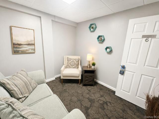 350 Veterans Memorial Highway Suite 6