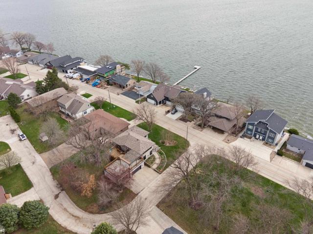 3514 N Shore Dr