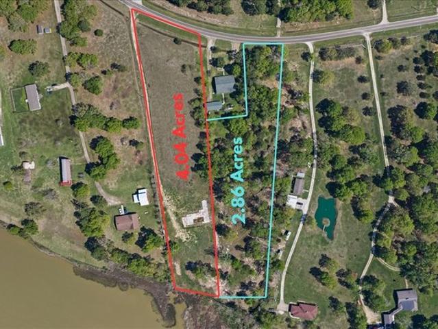 3514 S Main St, Anahuac, TX 77514