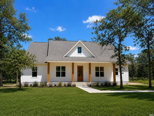 3515 County Road 676, Devine, TX 78016