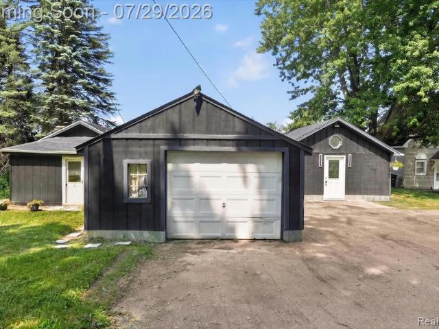3515 Lakeview Drive