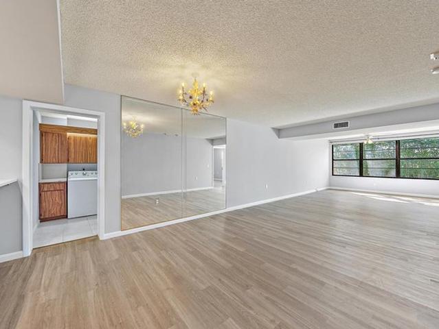 3515 Village Blvd Apt 102, West Palm Beach, FL 33409