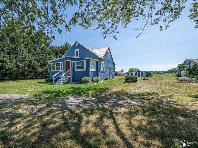 3515 W Albain Rd, Monroe, MI 48161