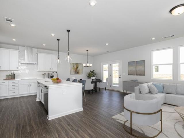 3515 Willow Glade Trl, Lawrenceville, GA 30043