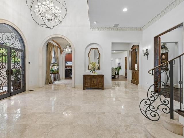 3516 Beverly Drive