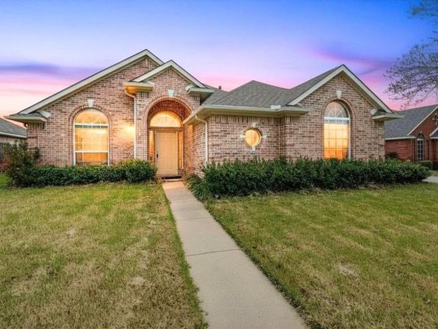 3516 Heatherbrook Dr, Arlington, TX 76001
