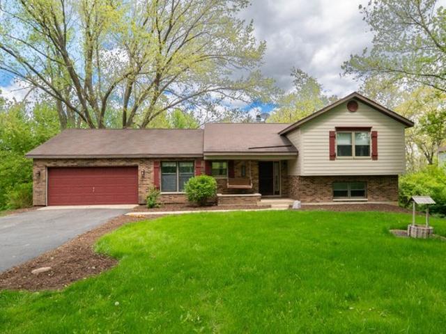 3516 Kings Lair Dr, Spring Grove, IL 60081