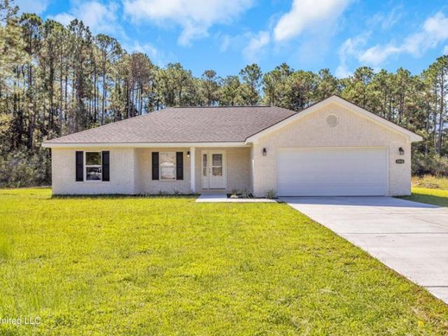 3516 Raintree Dr, Gautier, MS 39553