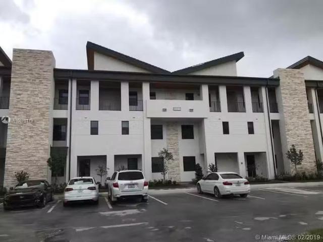 35170054 10431 NW 82nd St