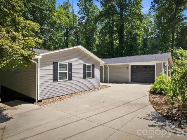 3517 Crestwood Drive