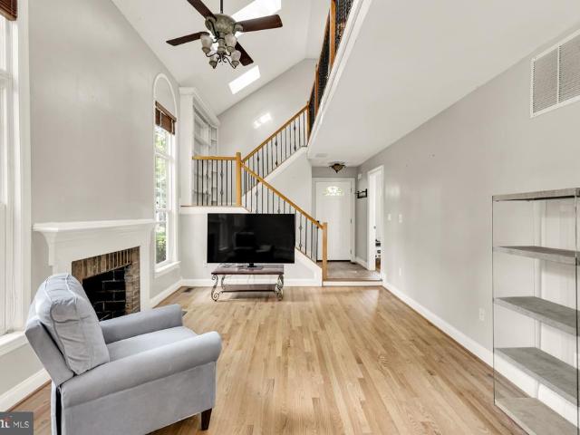 3517 Soffit Place