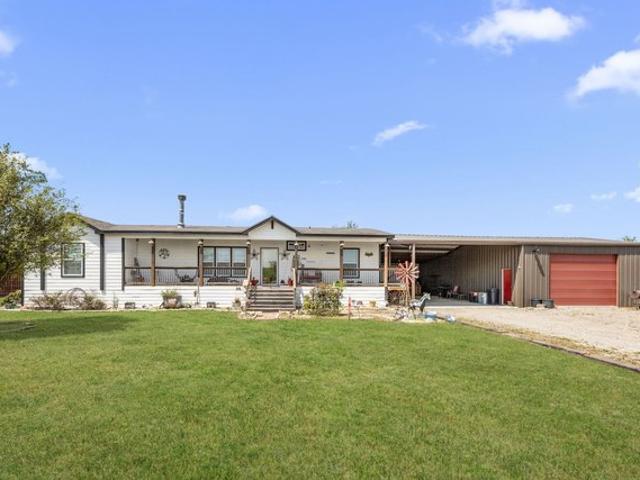 3518 Oil Field Rd, Bellville, TX 77418