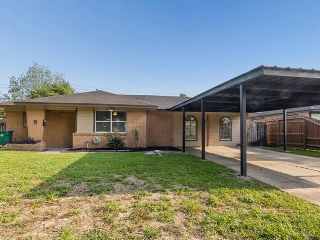 3518 Thornwood Dr, Pasadena, TX 77503