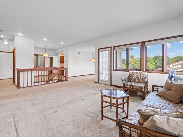35190 Hillside Drive