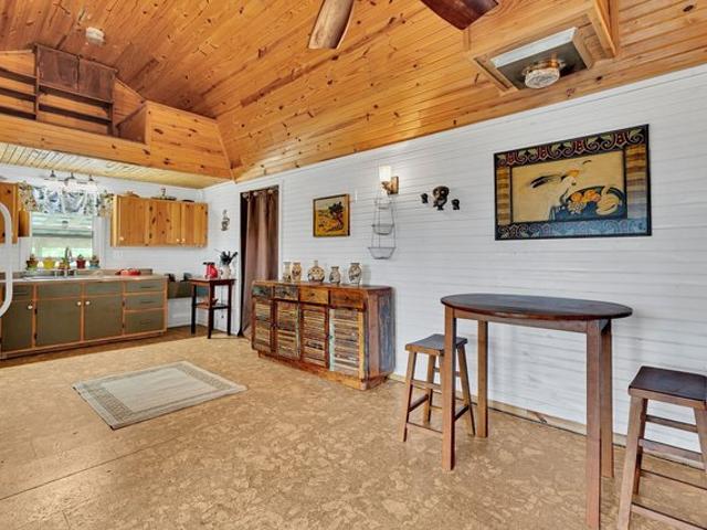 3519 Owl Hollow Rd, Linden, TN 37096