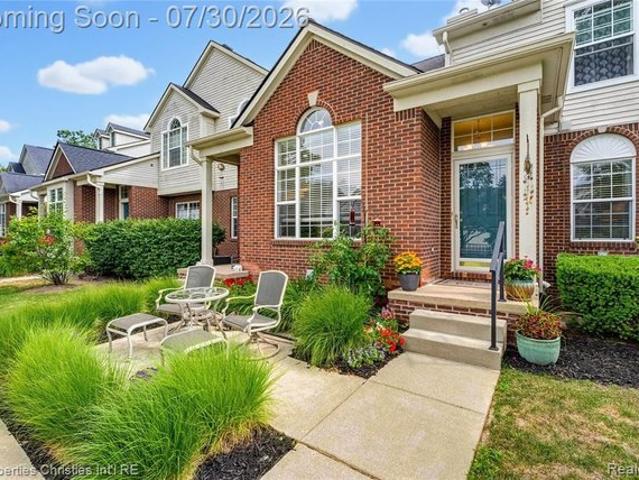 35104 Emma Cir, Commerce Township, MI 48390