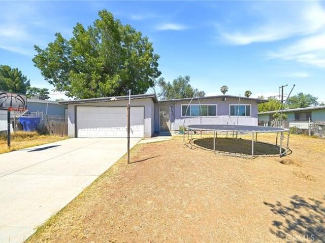 3510 McKenzie St, Riverside, CA 92503