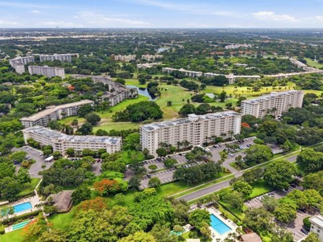 3510 Oaks Way Apt 703, Pompano Beach, FL 33069