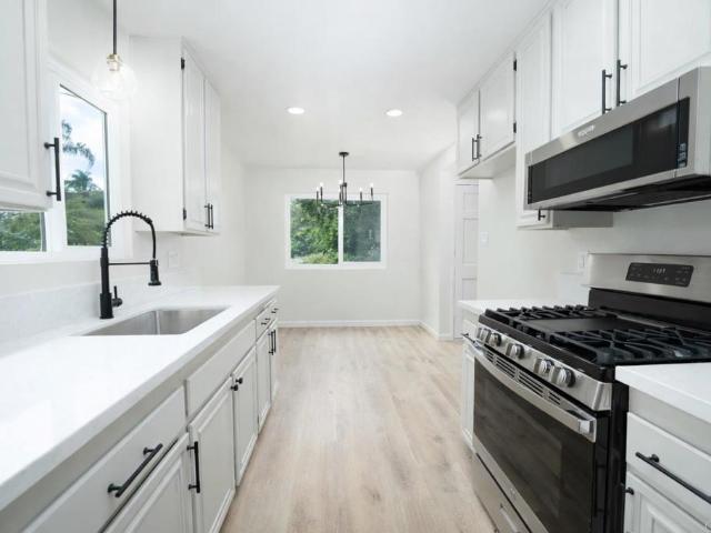 3510 De Leone Road